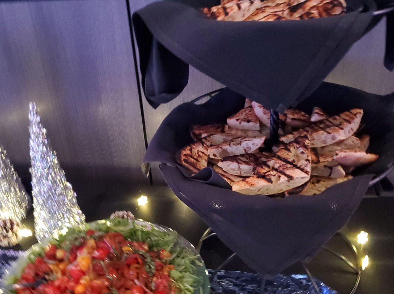 Dave & Buster's Holiday Sneak Peek Showcase: A Night of Fun and ...